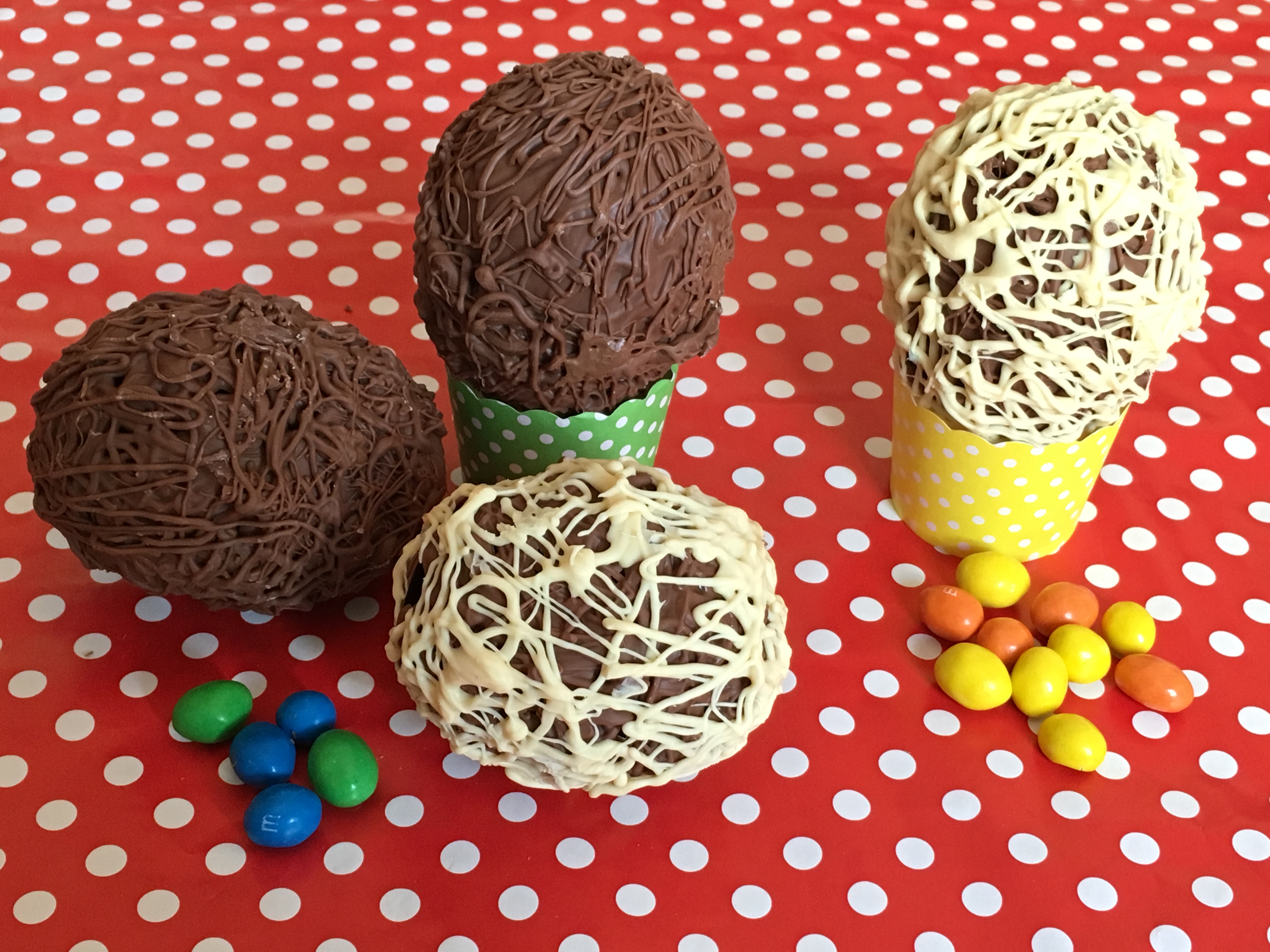 Hacemos huevos de chocolate…… – mimodemami